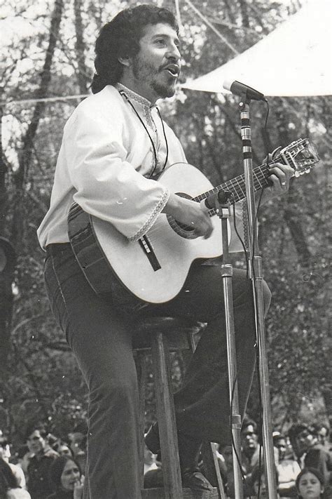 Víctor Jara, vida y muerte de un obrero de la cultura | Kultura | Naiz