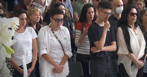 Viúva E Filho Adolescente Despedem Se De Gal Costa “só Tinha A Visão
