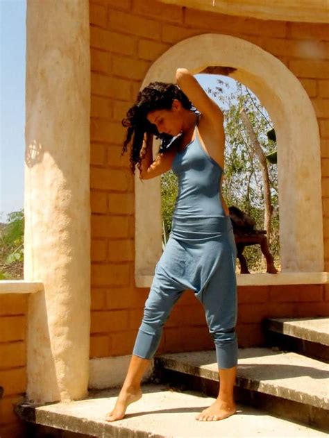 What Can You Wear With Yoga Pants