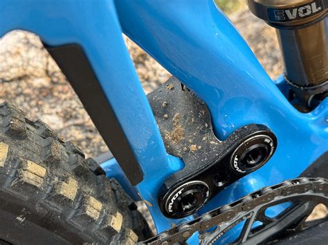 Pivot Switchblade Gets A New Edge With Improved Suspension And Updated
