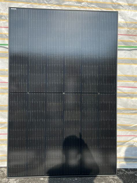 405W 182mm Full Black Bifacial Half Cut Cell Monocrystalline Silicon