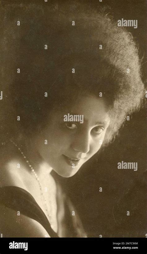 Portrait Of Italian Silent Film Actress Lina Millefleurs 1920s Stock