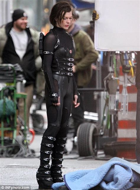 Resident Evil Milla Jovovich Has Sci Fi Sex Appeal In Very Skin Tight