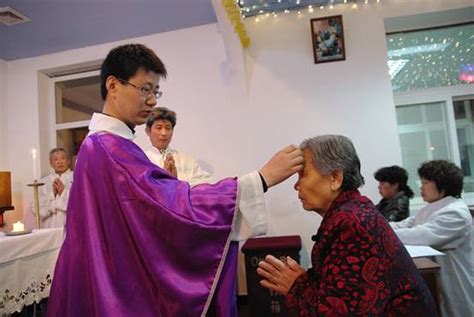 正福寺堂区举行圣灰礼仪 北京天主教