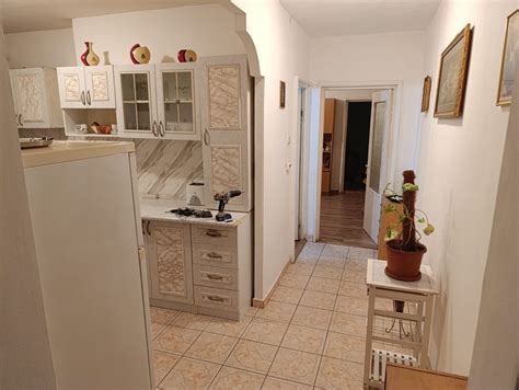 Inchiriez Ap Cam Cu Loc De Parcare Oradea OLX Ro