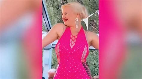 Greta Thunbergs Schwester So Sexy Präsentiert Sich Bea Ernman