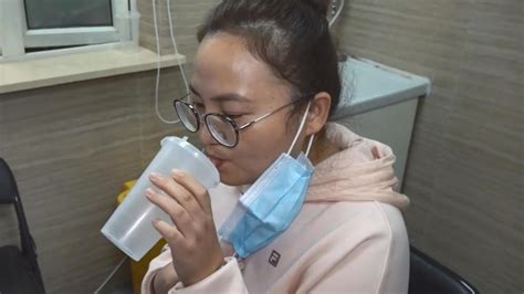 接种吸入式疫苗为何有点甜，研发企业：含蔗糖关键帧澎湃新闻 The Paper