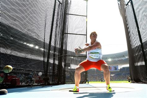 Wlodarczyk Smashes Womens Hammer World Record Olympic News