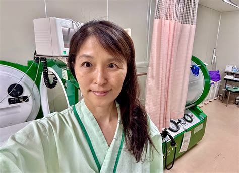 高気圧酸素治療】 放射線治療や抗がん剤治療による晩期障害‥ 脳壊死や脳浮腫が改善せず 顎骨壊死も酷くなってきました😭 頭痛や眩暈、記憶障害