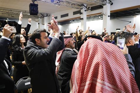 تفاعل مع فيديو فرحة الوفد السعودي لحظة إعلان فوز الرياض بتنظيم إكسبو