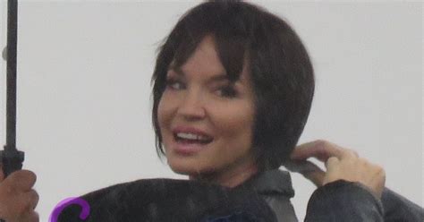 Helena Wayne Huntress First Look At Ashley Scott As The Huntress For Crisis On Infinite Earths