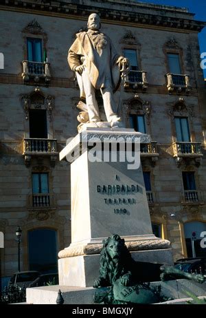 The Statue Of Garibaldi In Trapani Sicily Stock Photo Alamy