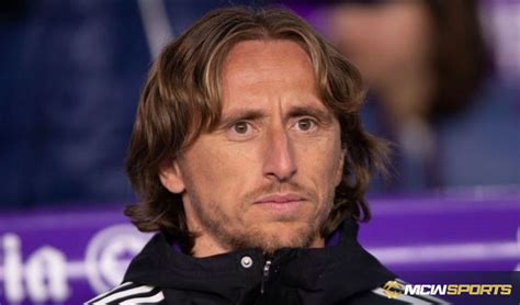 Croatian Midfielder Luka Modric Signs One Year Contract Extension With