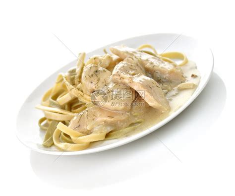 白盘中的菠菜意大利面鸡肉高清图片下载 正版图片507005499 摄图网