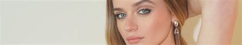 5760x1080 Resolution Joey King Armpit Poses 5760x1080 Resolution