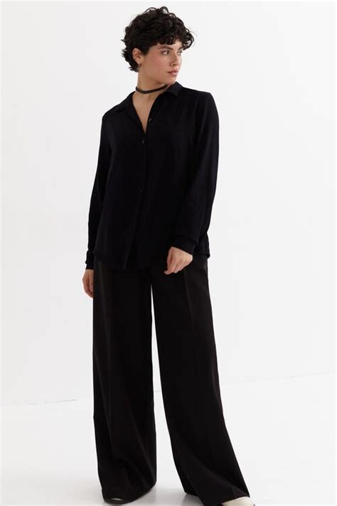 Купити Сорочка штапель чорна сорочка колір чорний матеріал штапель стиль повсякденний