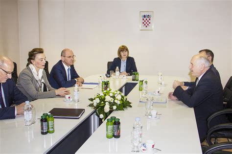 Високи представник Инцко се састао са министарком спољних послова Хрватске Office Of The High