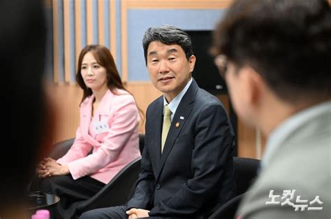 인사말하는 사회부총리 노컷뉴스