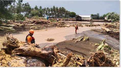 Dos Muertos Y Un Desaparecido En Las Inundaciones Repentinas De Bali