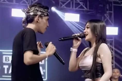 Lirik Lengkap Lagu Lintang Asmoro Yang Kini Trending Dua Bulan Rilis Langsung Meledak Adatah