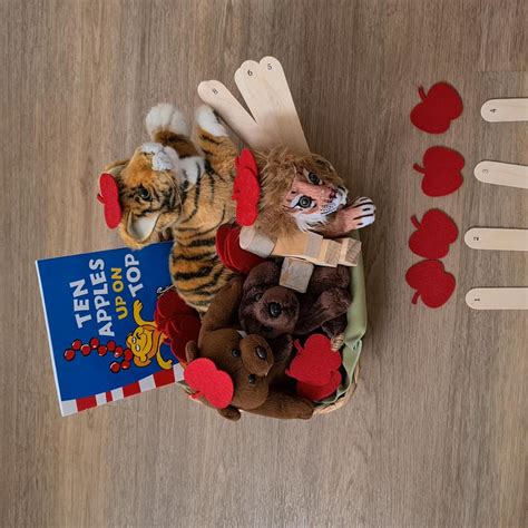 13 Story Tables Ideas Book Baskets Preschool Literacy Literacy