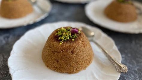 Tam Kıvamında Irmik Helva Tarifine Bayılacaksınız Basit Irmik Helvası