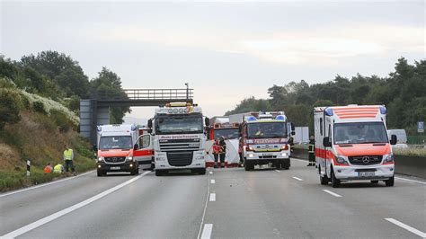 Unfall Auf A3 Bei Obertshausen In Fahrtrichtung Frankfurt Bilder