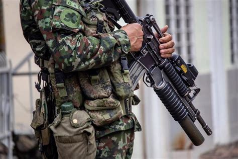 El Ejército Colombiano Anuncia La Captura De 14 Integrantes Del Eln