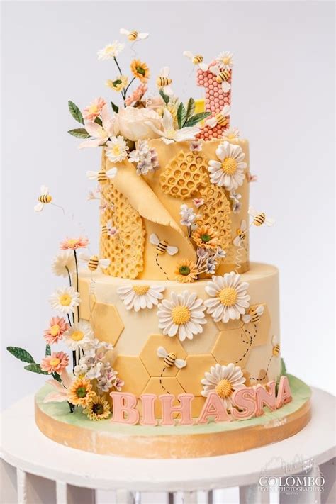 Pin By Lauren Daniels On Elles 1st Birthday Girls First Birthday