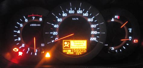 Toyota Rav4 не работает звуковой сигнал, горит SRS.