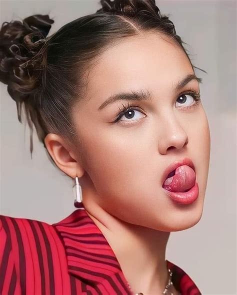 Tongue Out Roliviarodrigohd