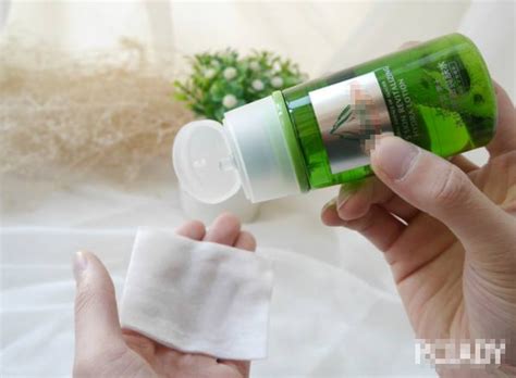 该如何使用爽肤水和保湿乳 百度经验
