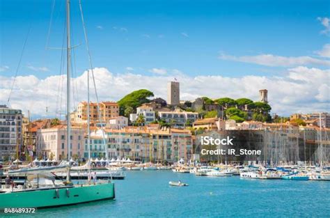 르 비유 포트의 칸 느 이탈리아입니다 화창한 날에 항해 보트의 많은 칸 요트 축제 건강한 생활방식에 대한 스톡 사진 및 기타 이미지 건강한 생활방식 관광 리조트