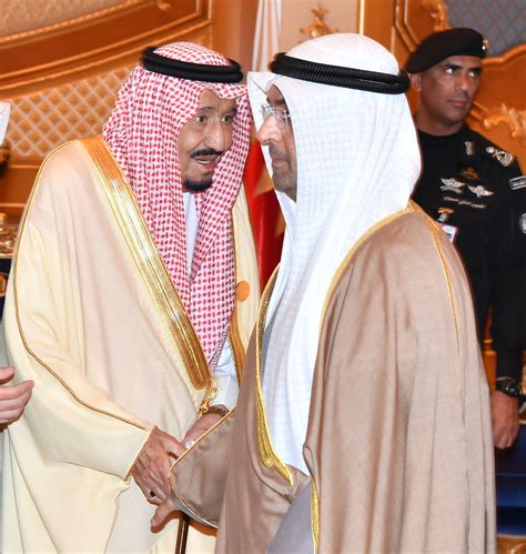 كونا سمو أمير البلاد يصل إلى السعودية لترؤس وفد الكويت في القمة