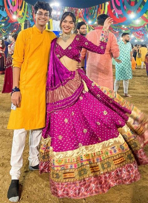 Pin De Neelima Bobby En Fashion