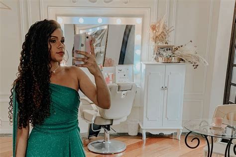 Julia Helen Cantora Consulte Disponibilidade E Preços