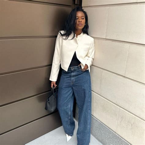 Vintage High Waisted Jeans Outfits