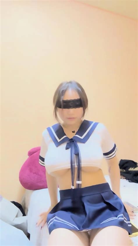 顶级美乳e罩杯嫩妹妹！一对豪乳又白又大！爆炸身材，学生情趣装，大奶呼之欲出 Eporner