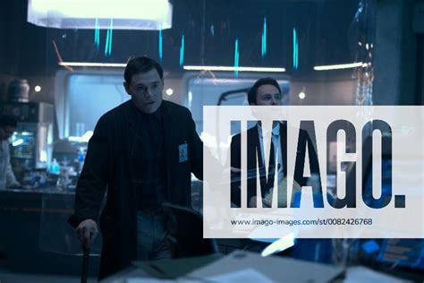 Pacific Rim Newt Og Hermann Pacific Rim Uprising Trailer Reveals New
