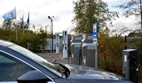 Nieuwe Laadpalen Bij Van Der Valk Voor Elektrische Autos Adverteren