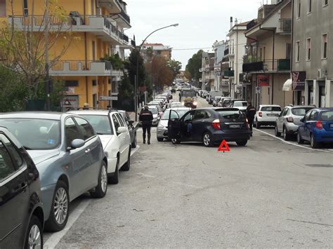 Scontro Tra Due Auto All Incrocio Conducenti Illesi Piceno News 24