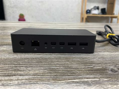 Док станція Microsoft Surface Dock 1661 Блок живлення Microsoft 1749