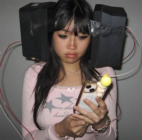 Beabadoobee Girls Romanze Pink