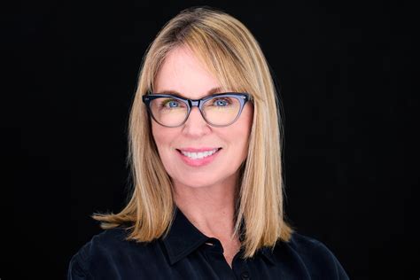 Dr Caroline Levander