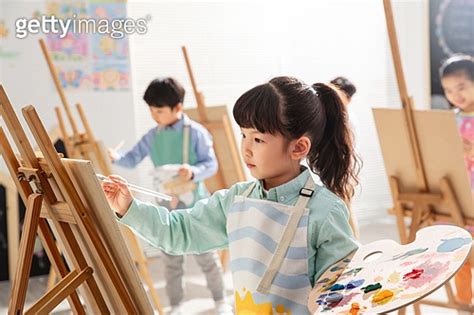 사진 교육 주제 창의성 컨셉 교사 교육직 미술 미술과공예 미술수업 교과목 이미지 Vs12268172 게티이미지뱅크