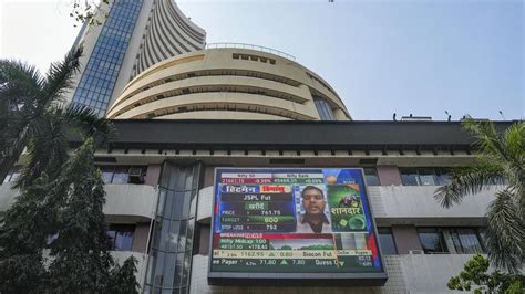 Sensex Nifty Tank Nearly 1 On Selloff In Banking It Stocks The Hindu