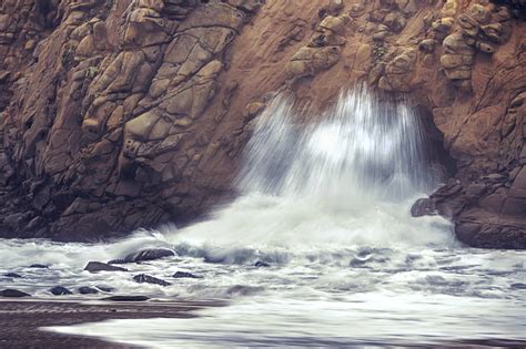 Gushing Hd Wallpapers Free Download Wallpaperbetter