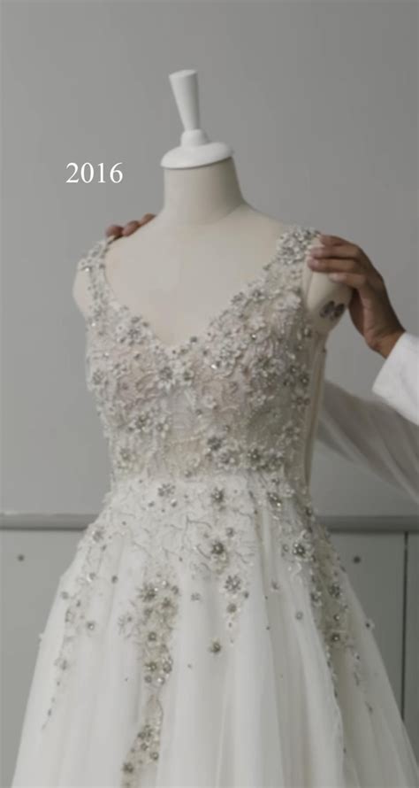 Samantha Repurposes Her Wedding Gown For Elle Awards Rbollyblindsngossip