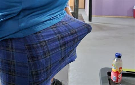 Stretching Out My Favorite Kilt Underwear Rbulges