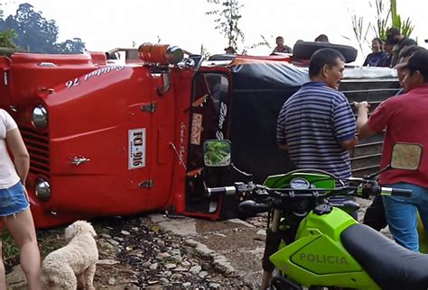 Noticia Judicial Camperó Se Volcó En La Vereda Cay Y Dejó Seis Heridos
